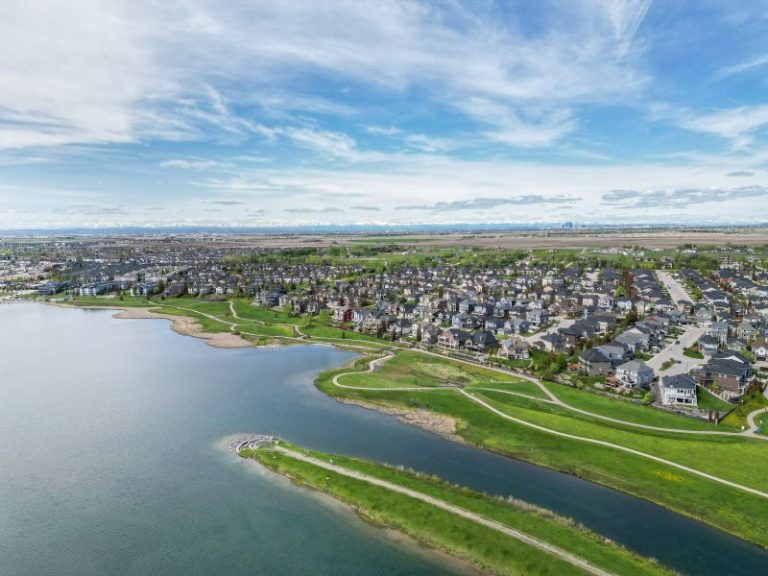 9 Towns Near Calgary: Affordable Municipalities to Live In