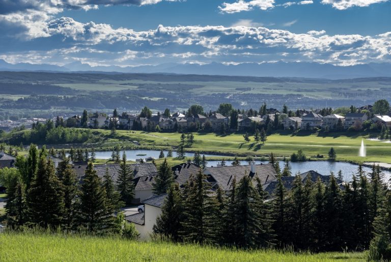 9 Towns Near Calgary: Affordable Municipalities to Live In