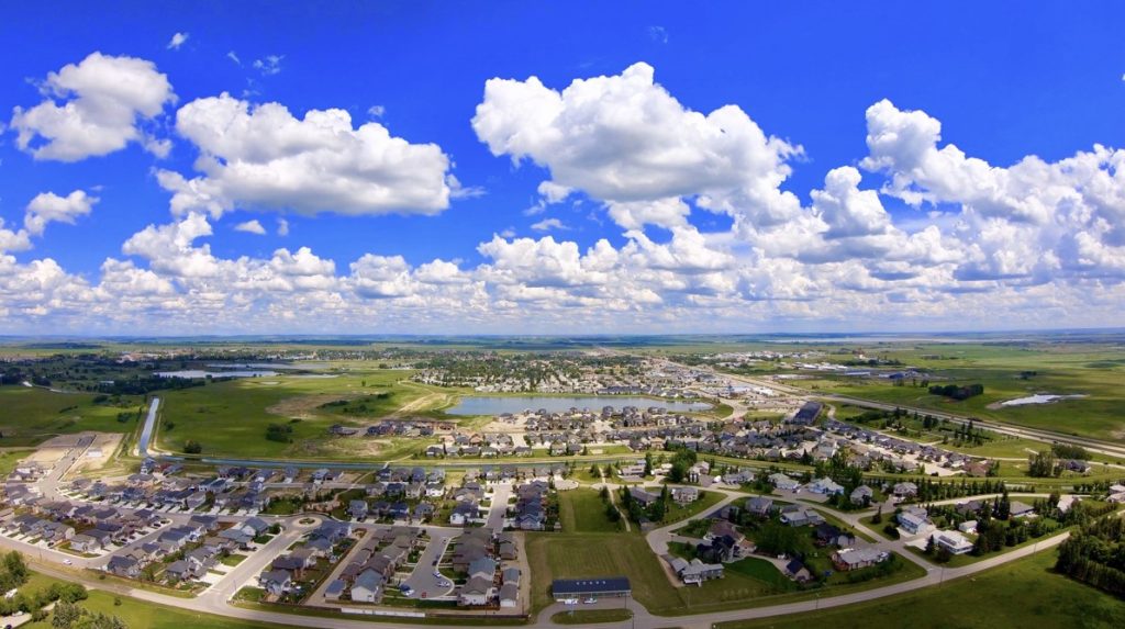 9 Towns Near Calgary: Affordable Municipalities to Live In