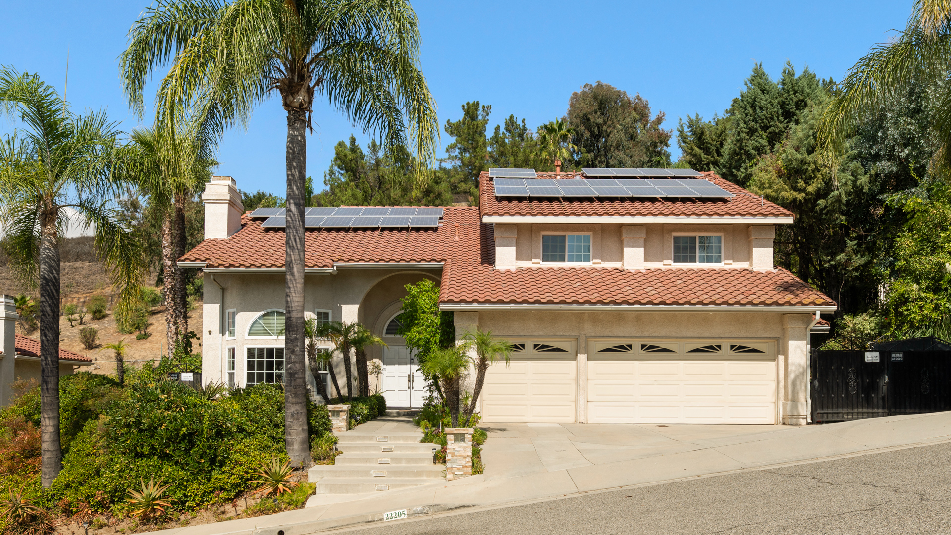 22205 Dardenne St Calabasas CA 91302 - The Altman Brothers